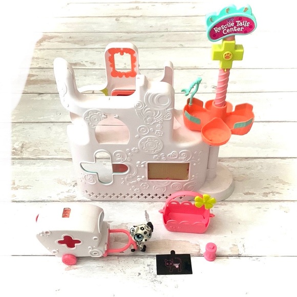 Littlest Pet Shop | Toys | Littlest Pet Shop Rescue Tails Center Vet ...
